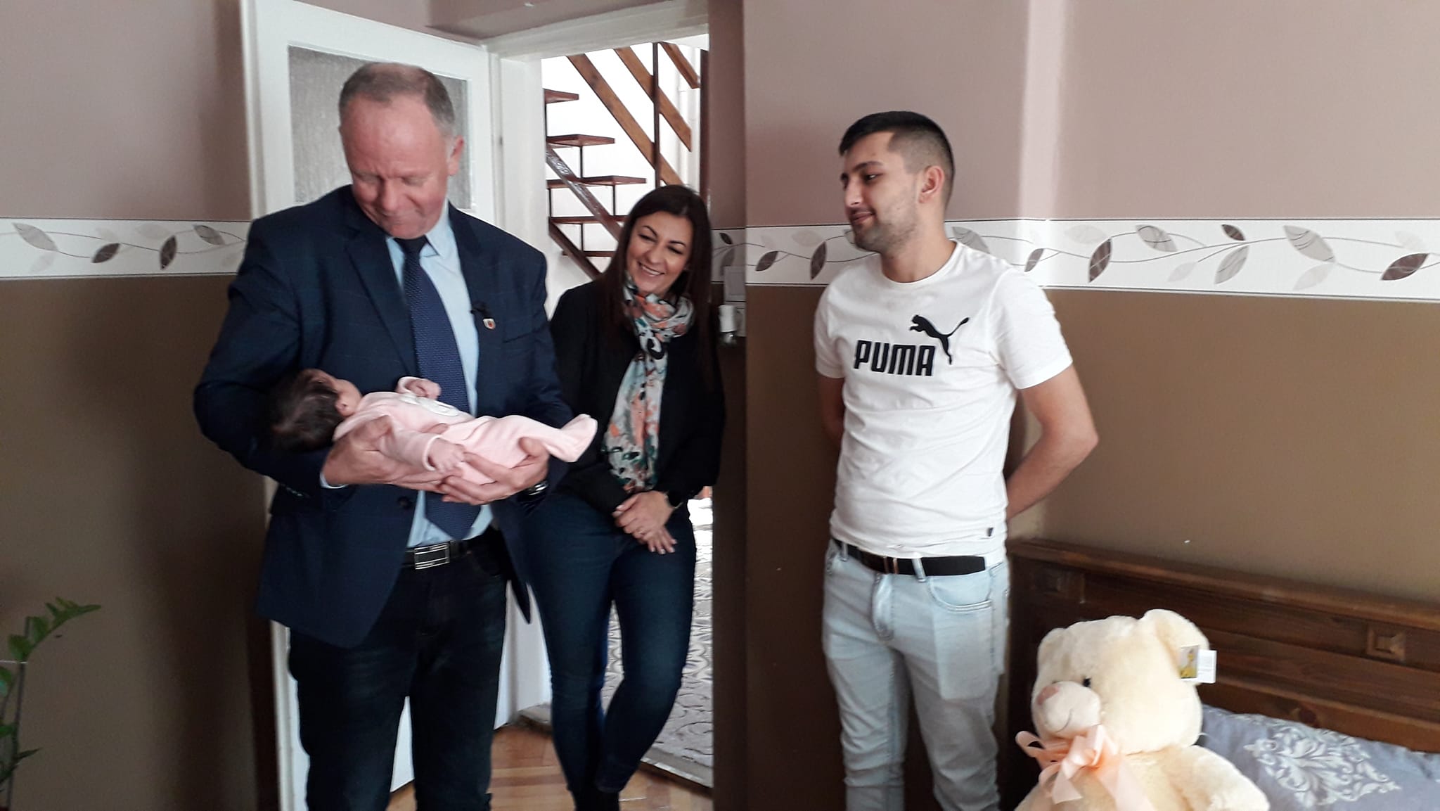 A városvezető köszöntötte az első szentesi kisbabát… – Szentesi Élet A városvezető köszöntötte az első szentesi kisbabát… – Szentesi Élet